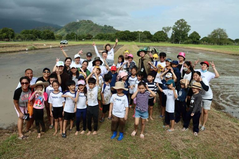 Grade School Students Enjoy Rice Planting Experience at IRRI – IRRI ...